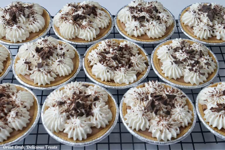Mini Chocolate Cream Pies - Great Grub, Delicious Treats