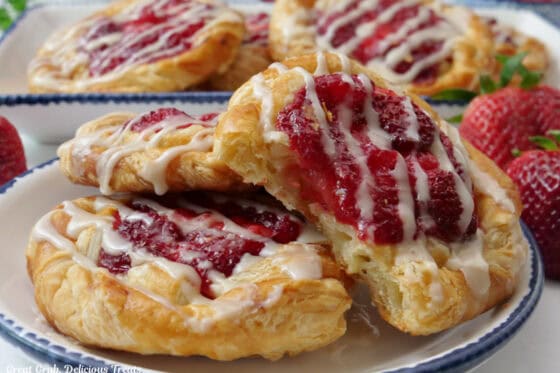 Strawberry Danish with Cream Cheese - Great Grub, Delicious Treats