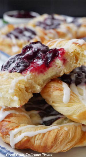 Cherry Pastry with Cream Cheese - Great Grub, Delicious Treats