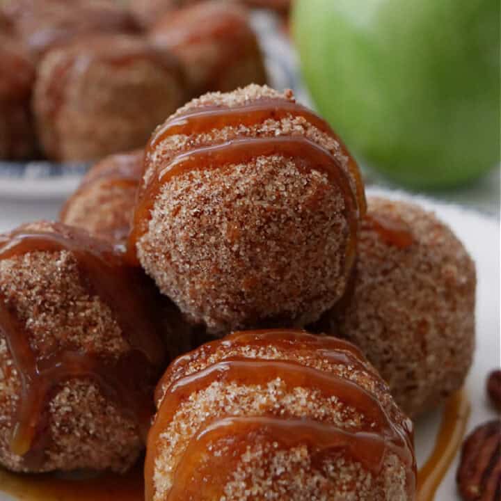 Apple Pecan Bites with Caramel Sauce - Great Grub, Delicious Treats
